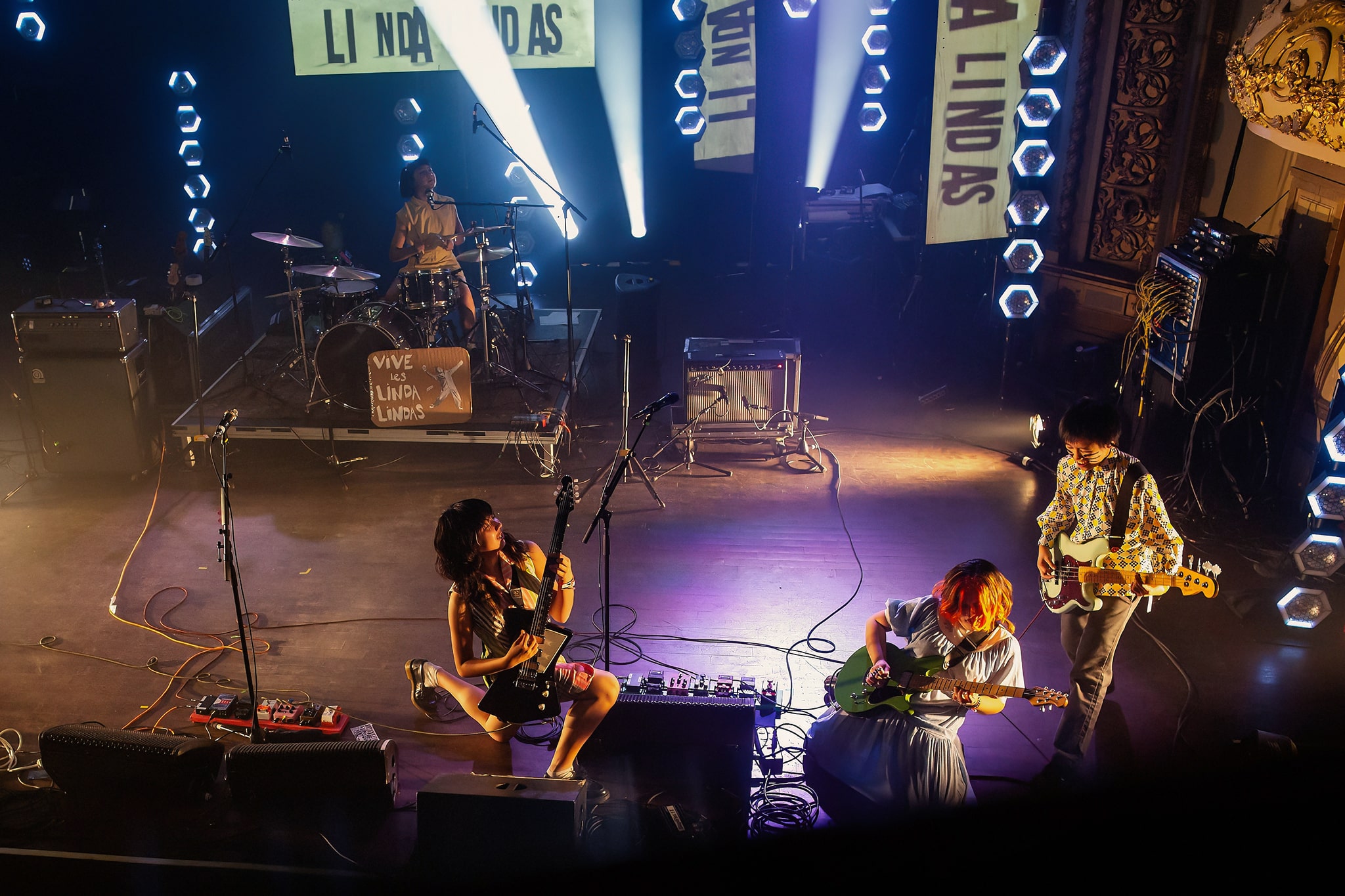 The Linda Lindas + Sophia Bel + MBG @ Rialto Theatre - Montreal Rocks