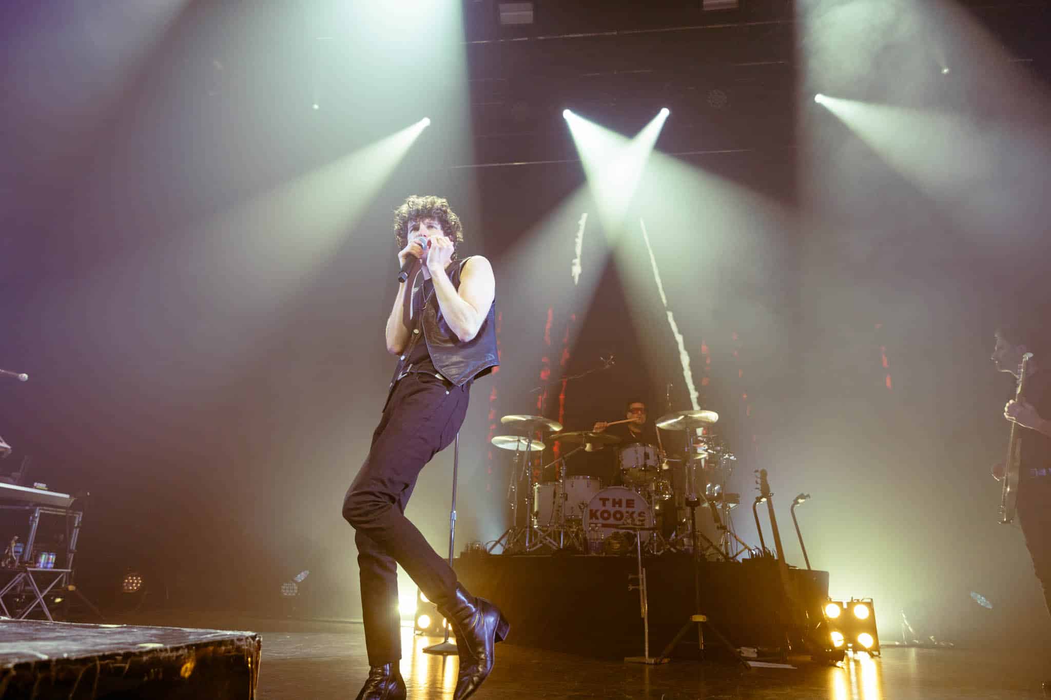 The Kooks + lovelytheband @ MTelus - Montreal Rocks