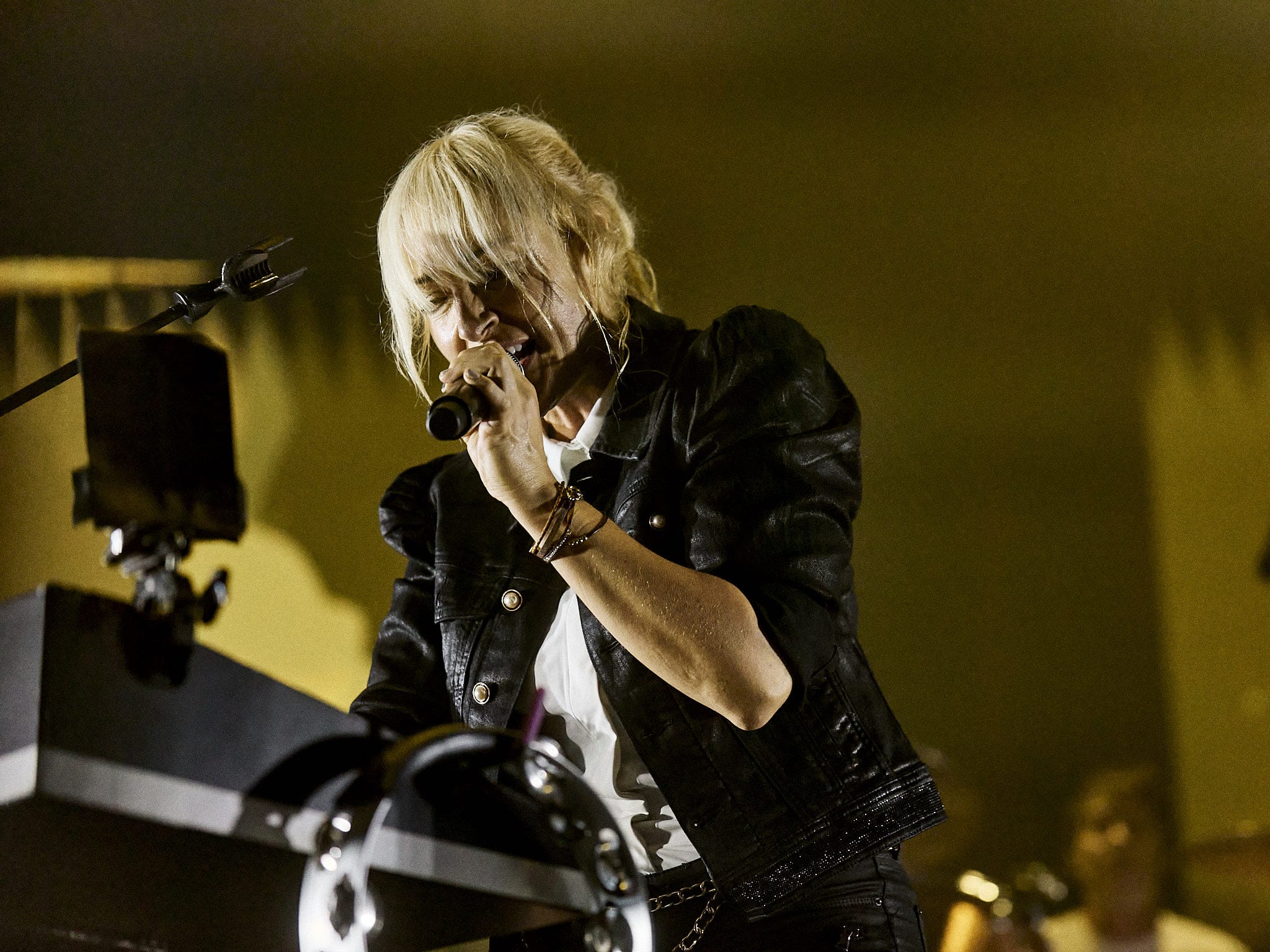 Metric + Sam Roberts Band + Housewife @ MTelus - Montreal Rocks